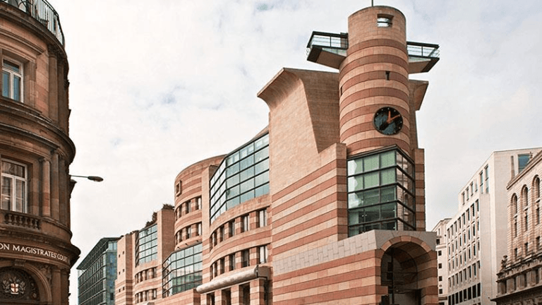 Architecture postmoderne : caractéristiques de base et exemples - Dök ...